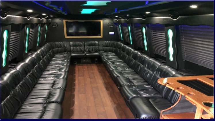 Toronto Party Bus: A Unique and Unforgettable Experience - Lifestyle Fun