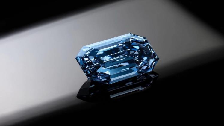 Curious About Big Diamonds? Learn More About These Gems of Luxury ...